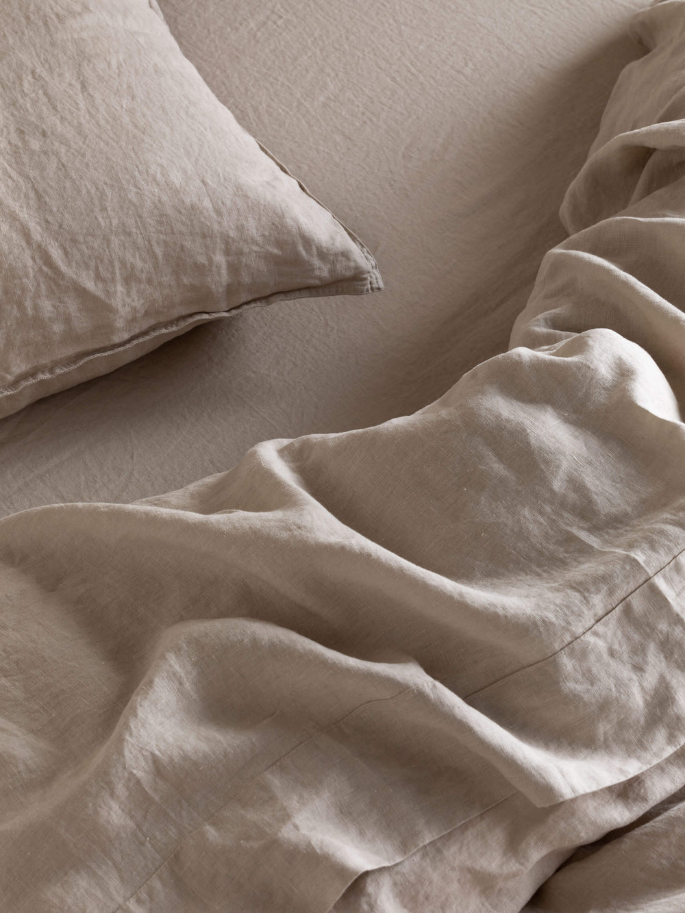 Buy Luxury French Linen Bedding Online - Mondo Oatmeal